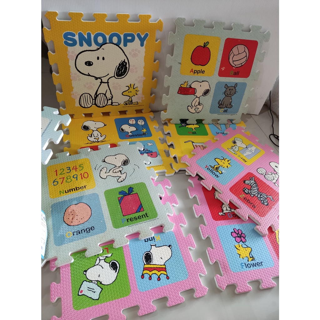 Snoopy Play Mat Second Hand Bag Good Condition 2nd Size 106 cm. × 106 ...