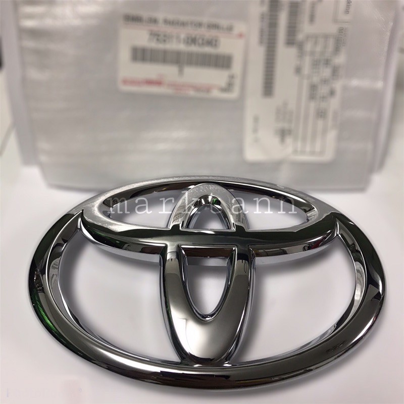 Toyota Fortuner 2012 Grille Emblem Front - Toyota Auto Parts - 75311 ...