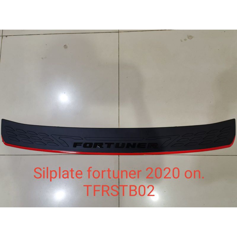 Fortuner 2021 Rear Sill Plate Up Fortuner 2021Up Rear Bumper Cover ...