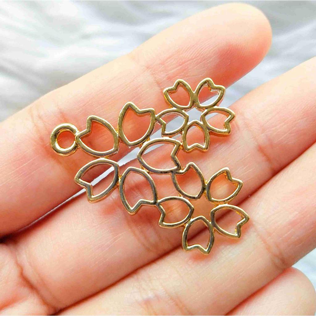 Sakura Petal Mix Open bezel K.Gold | Cherry Blossom Open Bezel ...