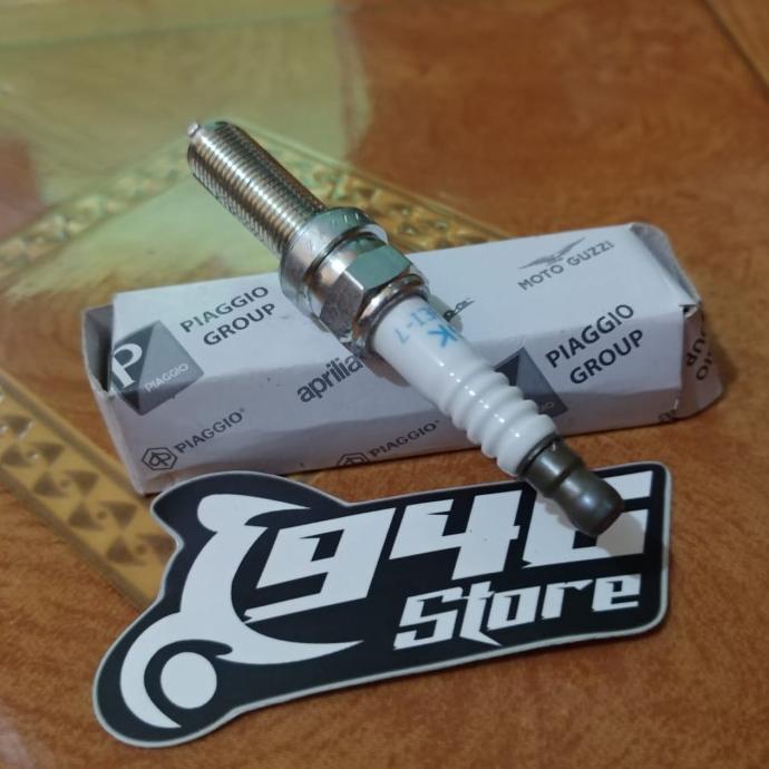 Spark Plug Vespa GTS Iget / Piaggio Medley 4V Engine Original | Shopee ...