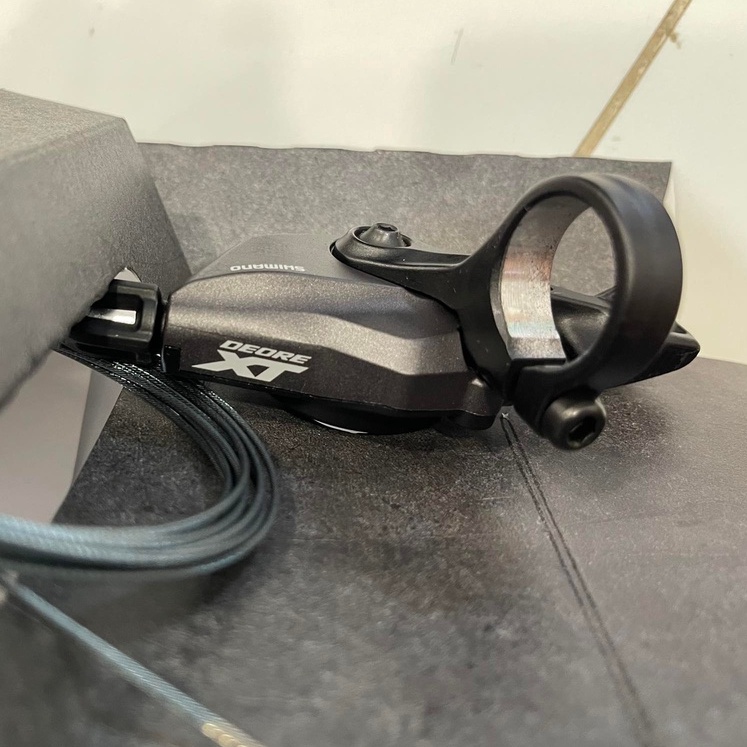 SHIMANO XT SHIFTER RIGHT 12 SPEED M8100-R BAND TYPE | Shopee Philippines