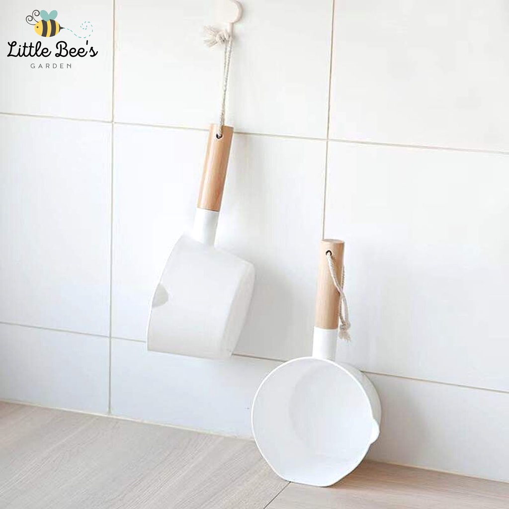 Nordic Water Dipper With Wooden Handle | White Classy Tabo [Little Bee ...