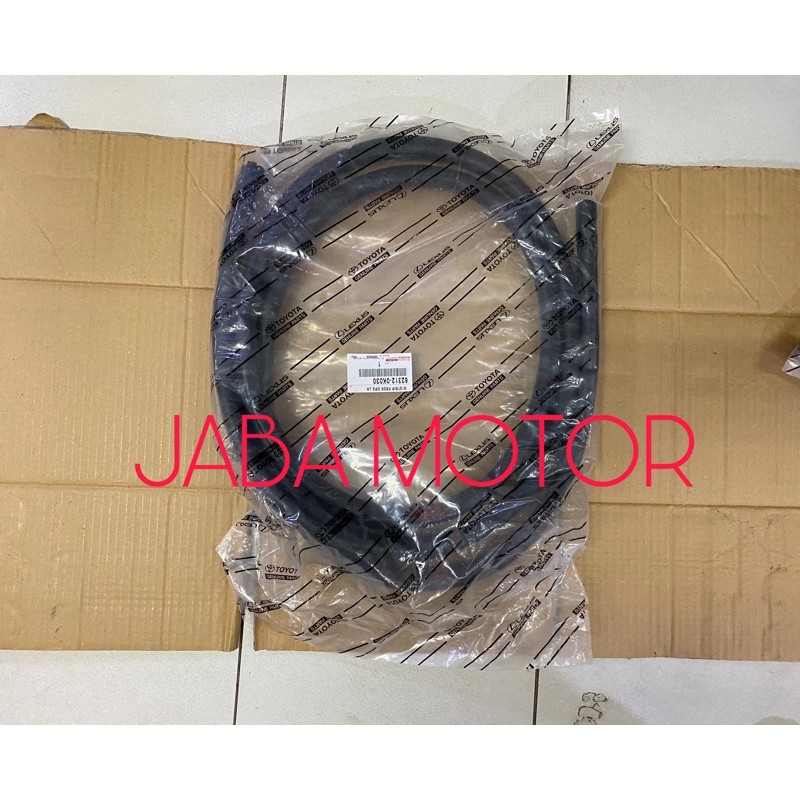 Body rubber - original Innova front and left body rubber | Shopee ...