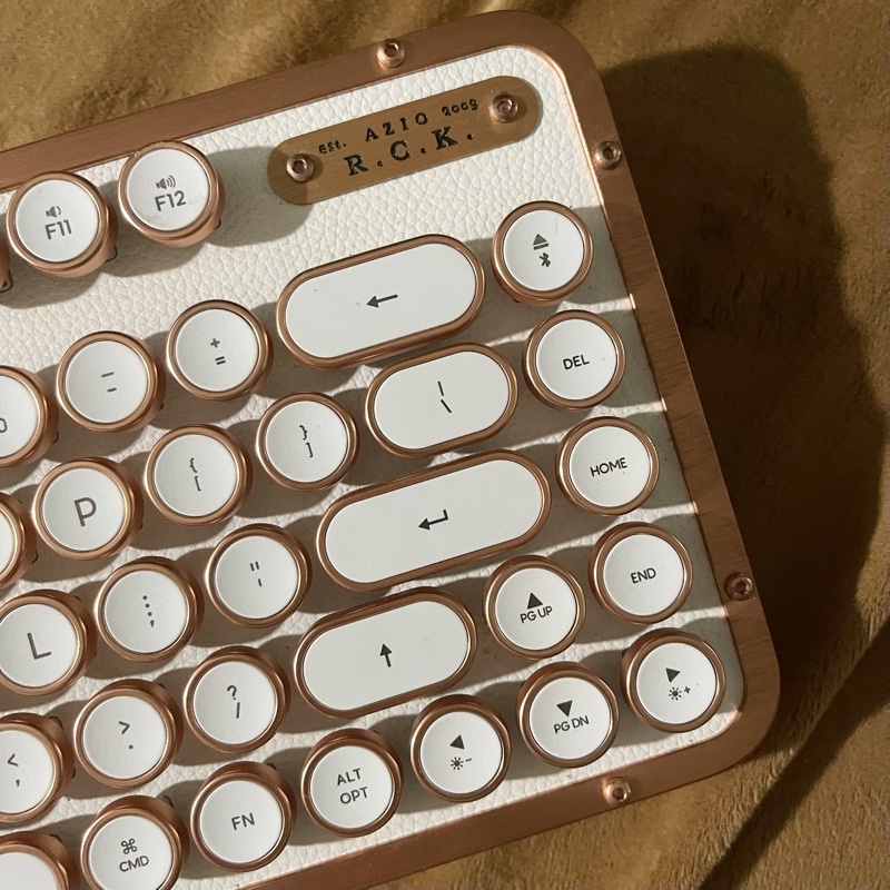 Bluetooth Mechanical Keyboard (Azio Posh Retro Compact RCK Typewriter ...