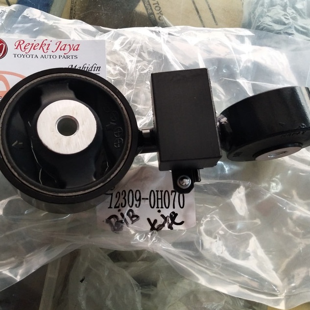 Upper Right Engine Mounting Rubber New Camry ACV40 2400CC | Shopee ...