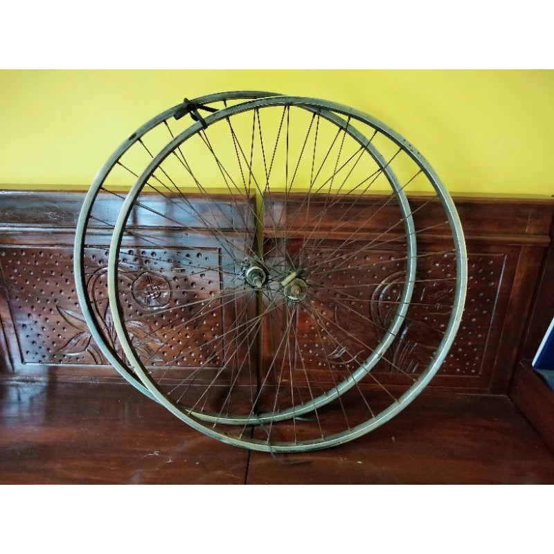 A Pair Of 700c/27 Inch Wheels | Shopee Philippines