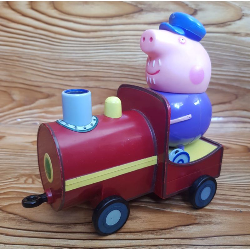 Peppa Pig Daddy Pig Battery Operated Toy Train With Sounds Preloved ...