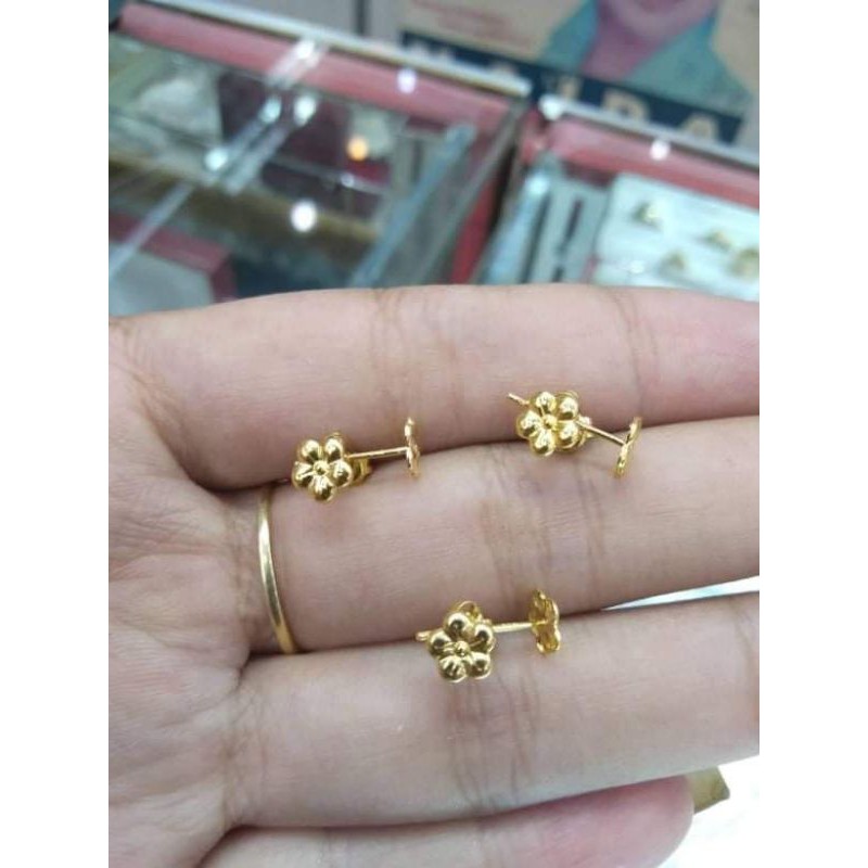 pawnable 18k saudi stud flower earring | Shopee Philippines