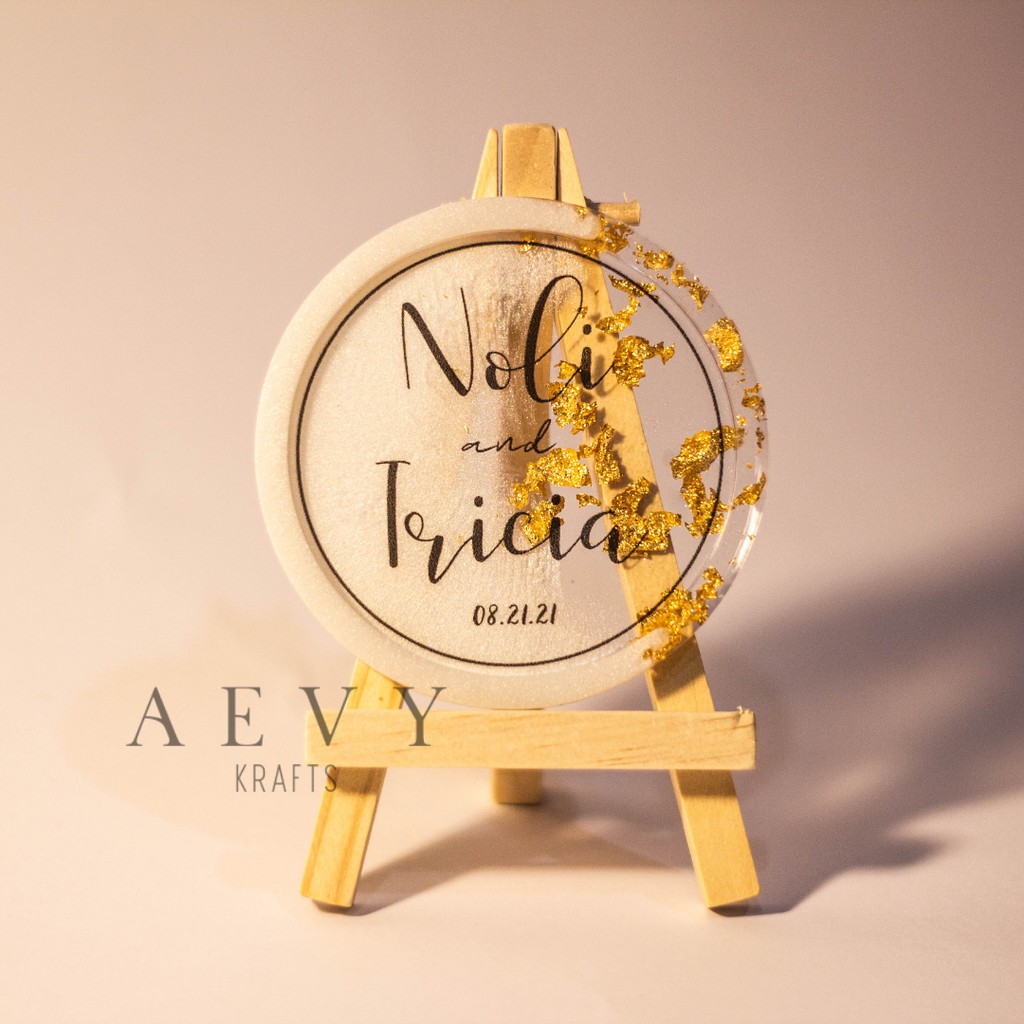 SOUVENIR Personalized Liquid Glass Coaster Display for wedding ...