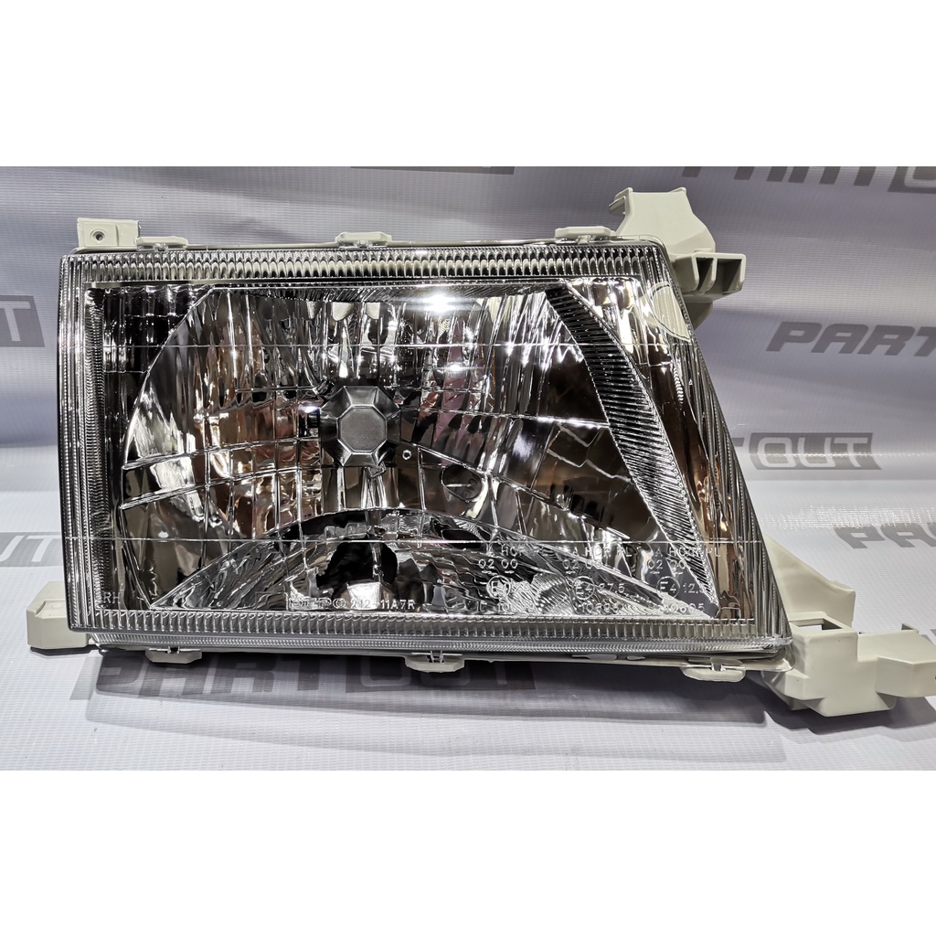 TOYOTA REVO HEADLIGHT HEADLAMP 2001 MODEL | Shopee Philippines