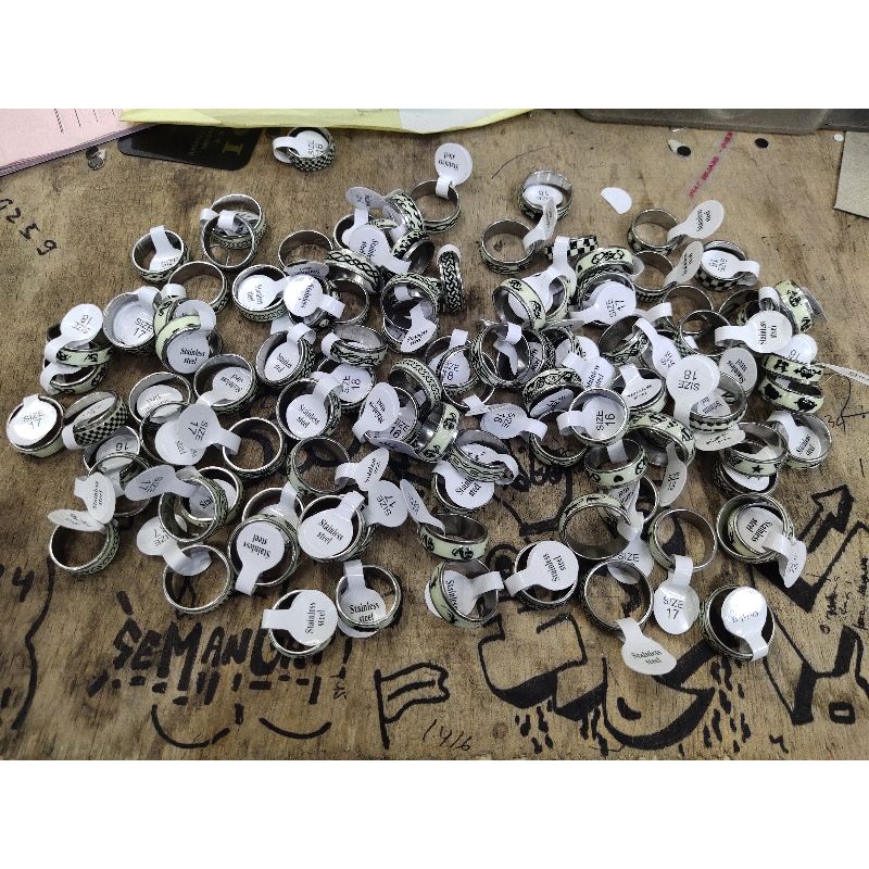 Glow in the night motif ring (light in the night) contents 100 pcs (1 ...