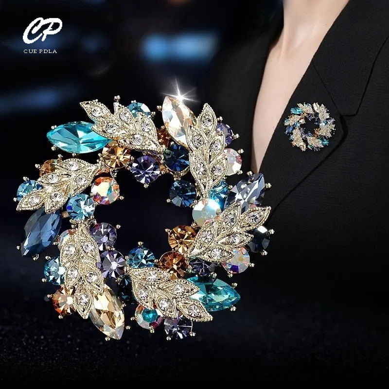 High-end brooch round coat breast buckle women's simple cardigan pin ...