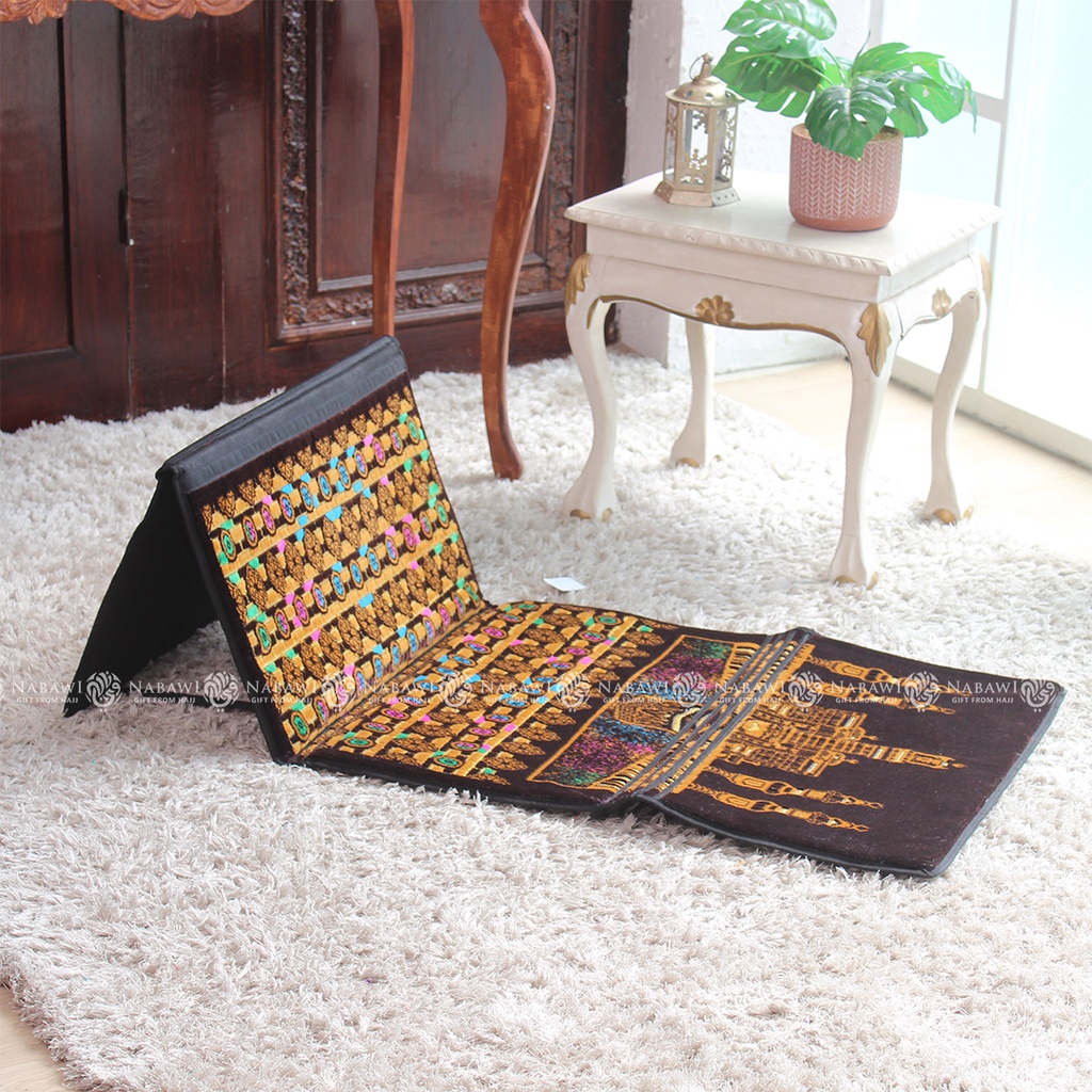 Multifunctional folding prayer mat made of velvet for Hajj and Umrah ...