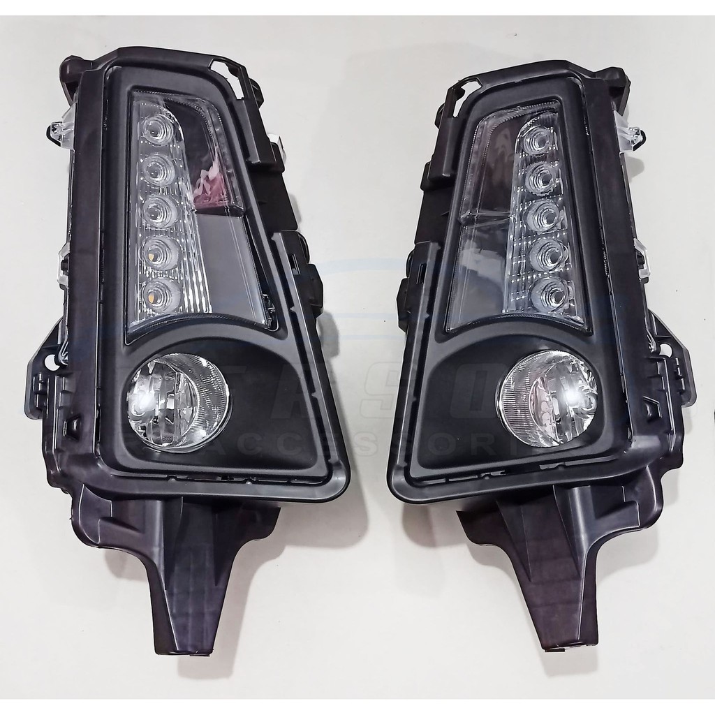 Hi ace Deluxe Foglamp Assembly with DRL for Toyota Hiace 2019 Hi ace ...