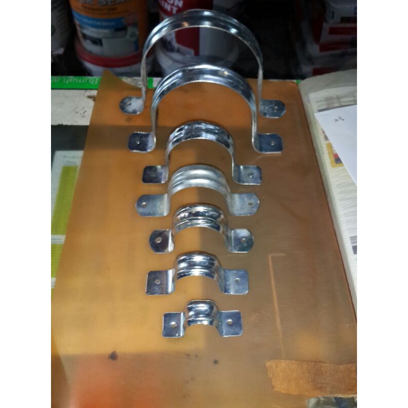 Pipe clamps Pipe clamps omega iron clamps 1/2, 3/4, 1 inch | Shopee ...