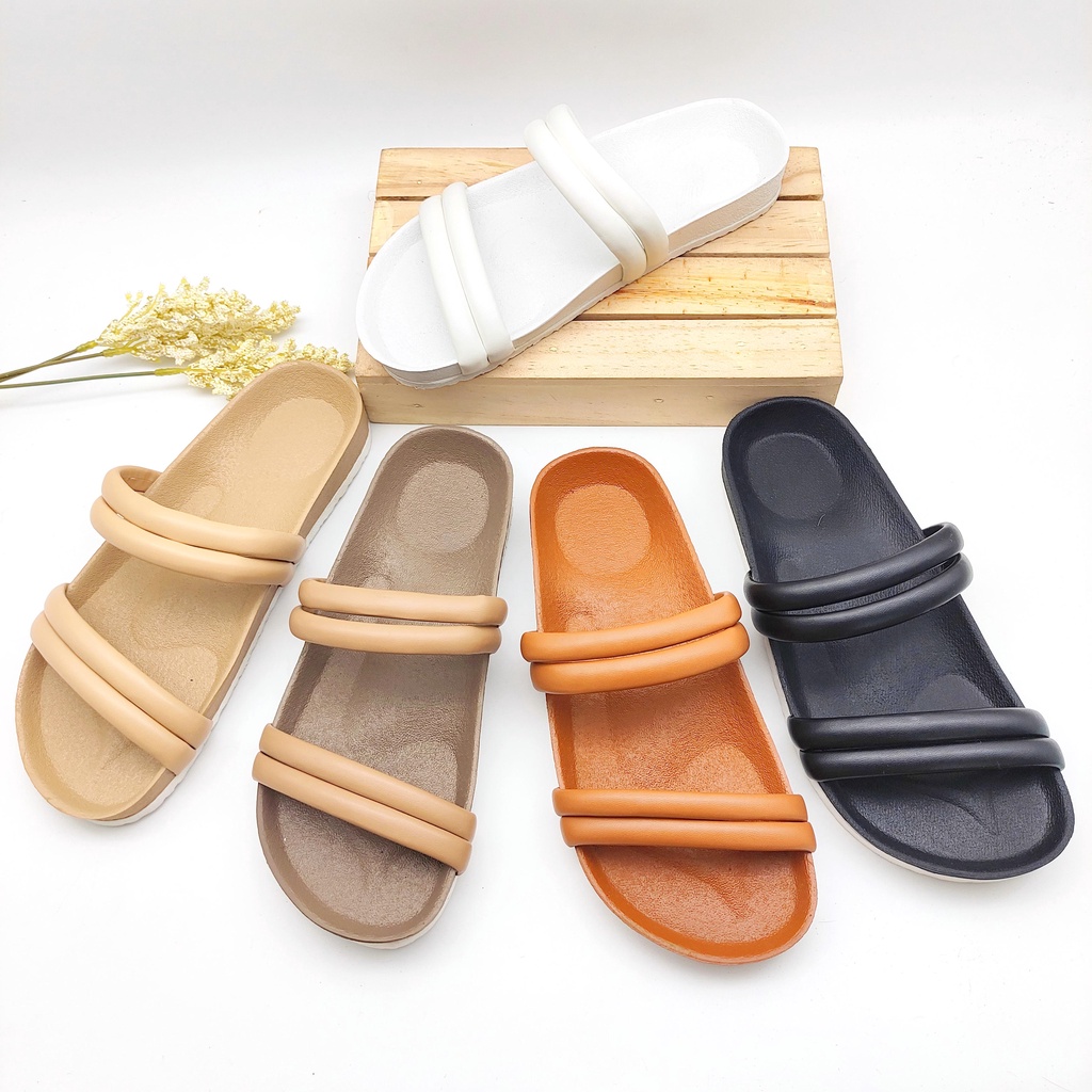 R&A744 Flat Round Toe with Double Padded Toe Straps in Colored Footbed ...