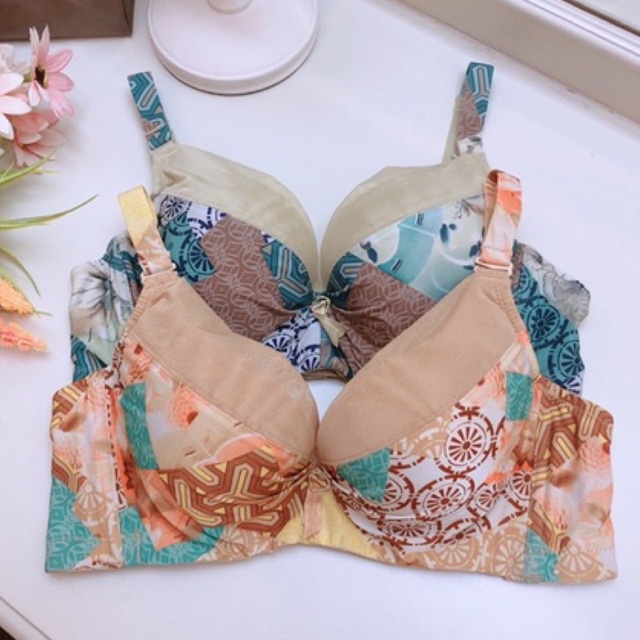 Bra (K-A31) Women's underwear / with wire and cute model | Shopee ...