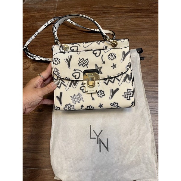 Authentic Lyn crossbody bag | Shopee Philippines
