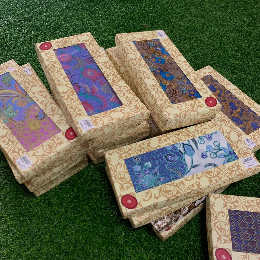 Batik cloth, Batik cloth, Batik cloth, beautiful patterned Batik cloth ...