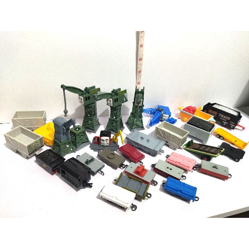 Preloved Tomy gashapon train carts and construction toys | Shopee ...