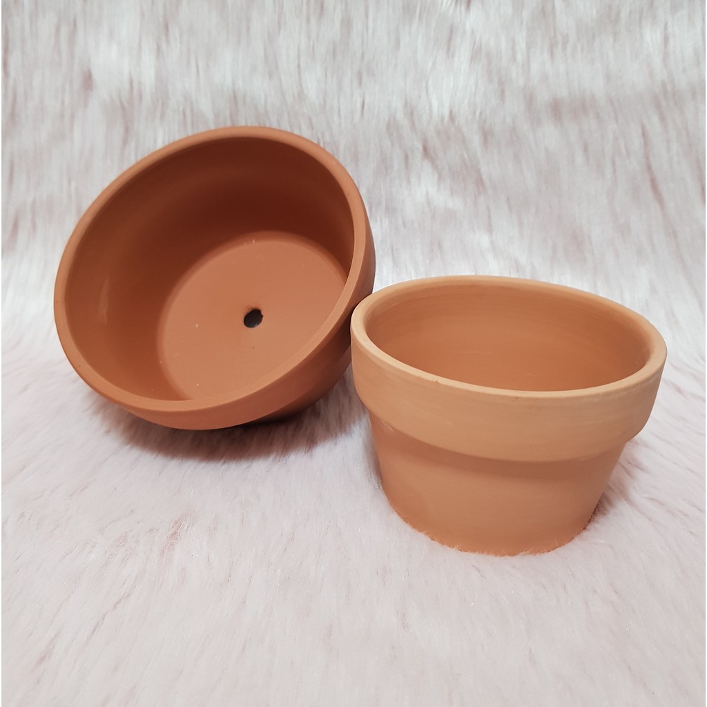 Smooth Lightweight Terracotta Clay Pots with single hole, Small 12.7cm ...
