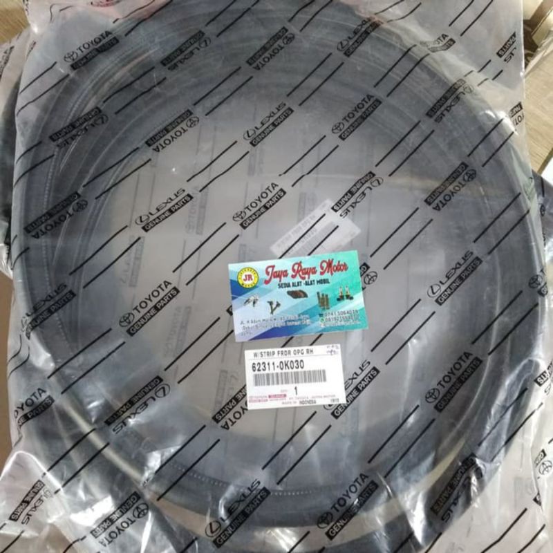 Original 2004-2014 Toyota Innova Front Door Body Clip Rubber | Shopee ...