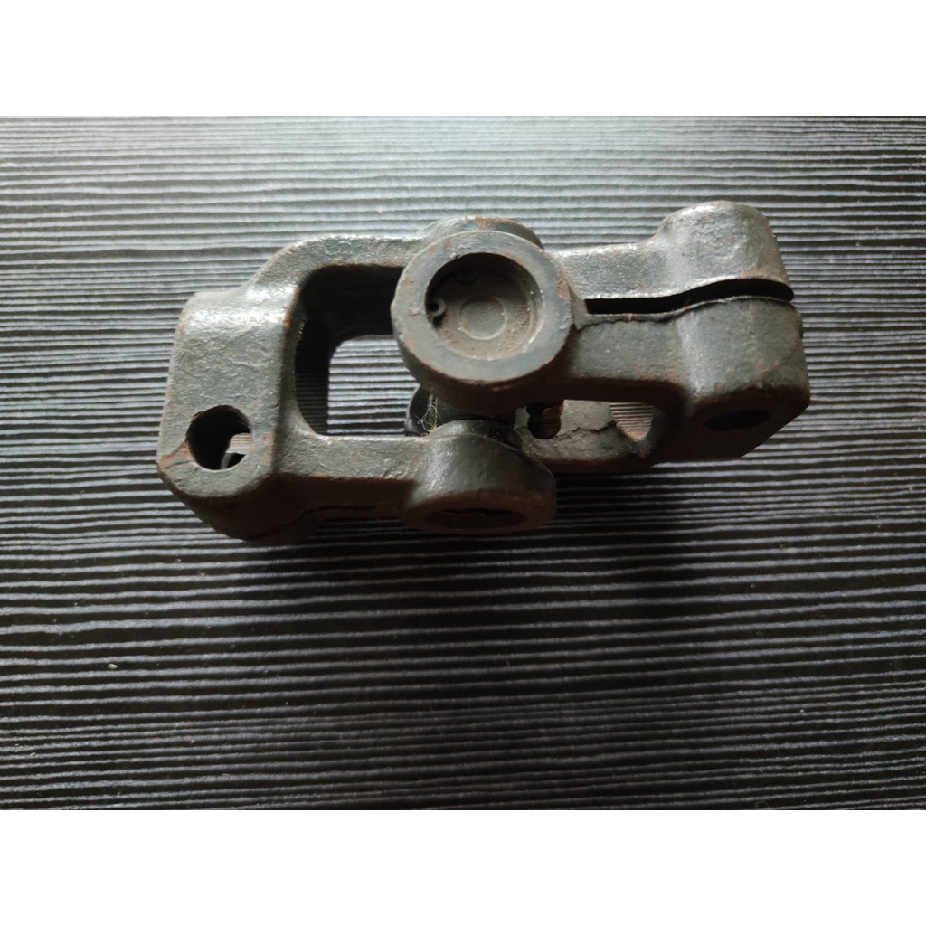 AZ9719470043 1PC UNIVERSAL JOINT for STEERING KNUCKLE HOWO SHACMAN FAW ...