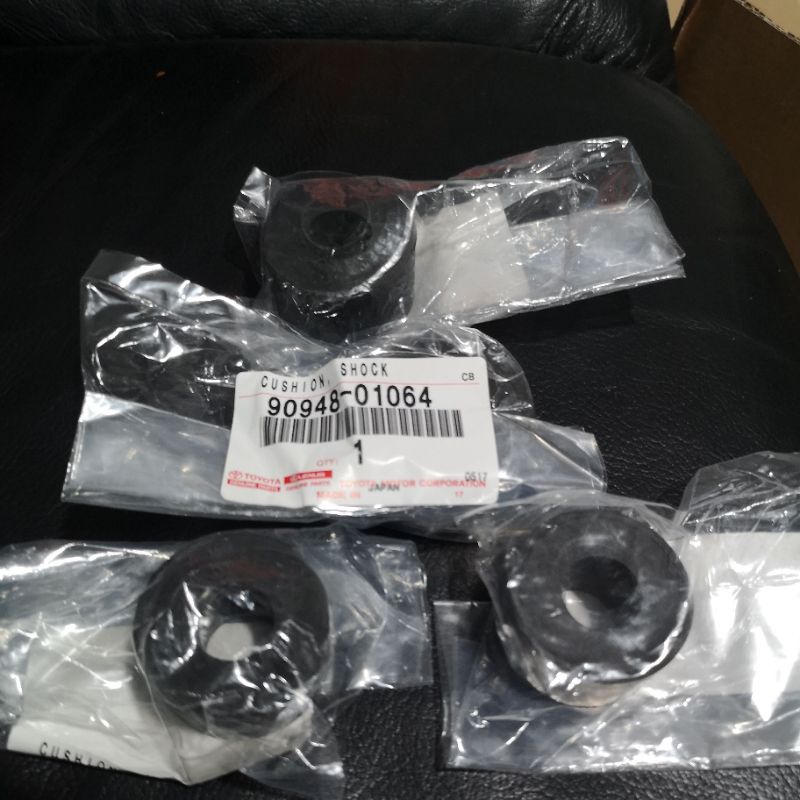Toyota rear shock absorber bushing LAND CRUISER 100 & 200 LC100 LC200 ...