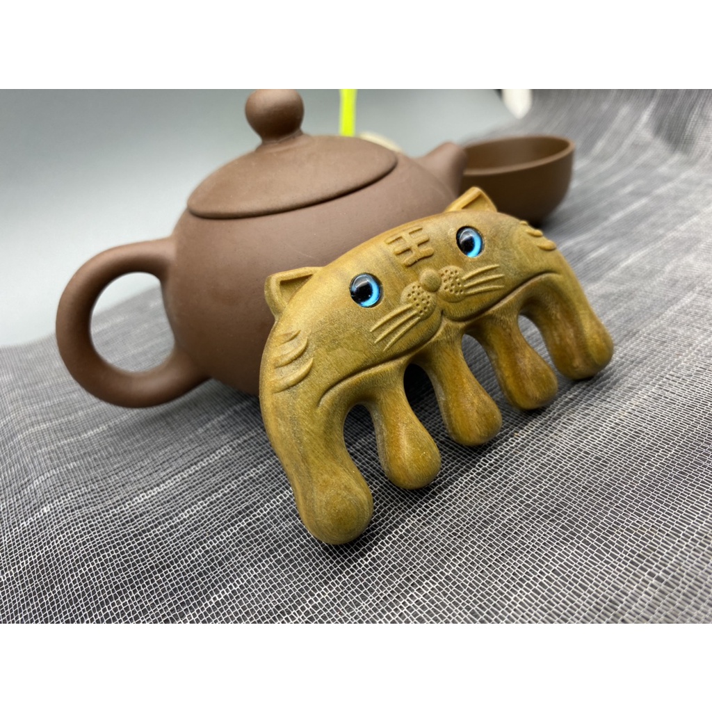 Green Sandalwood Cute Tiger Wooden Comb Anti-Static Wood | Shopee ...