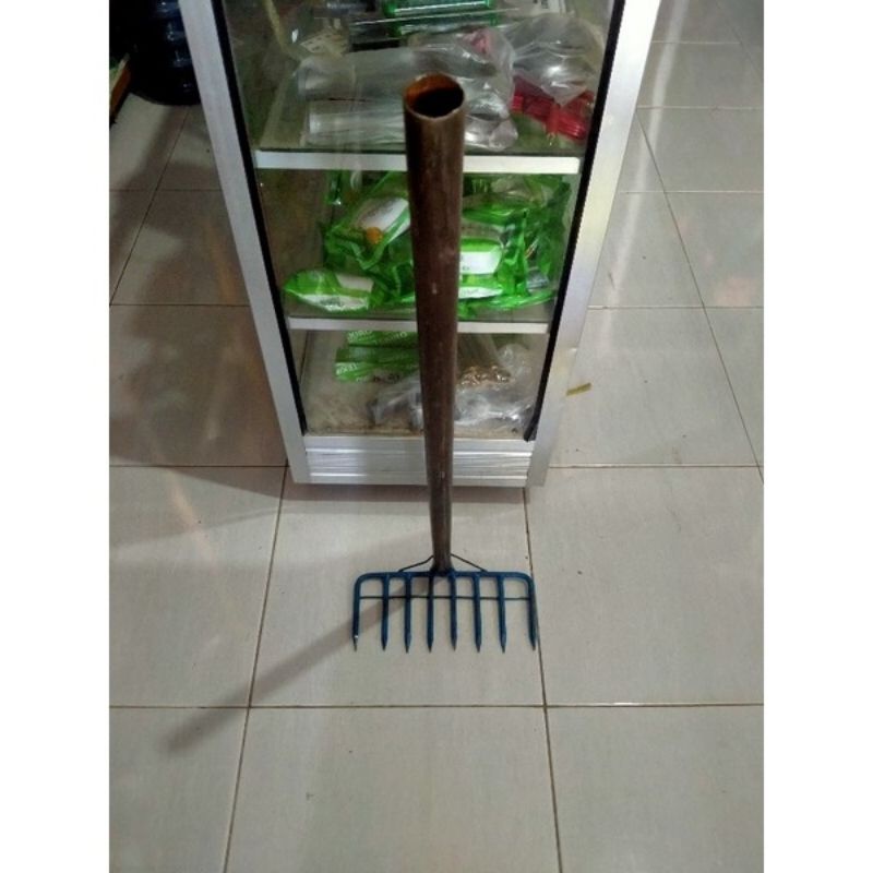 Iron trash rake/drain rake/garden garden drain rake Thick trash can ...