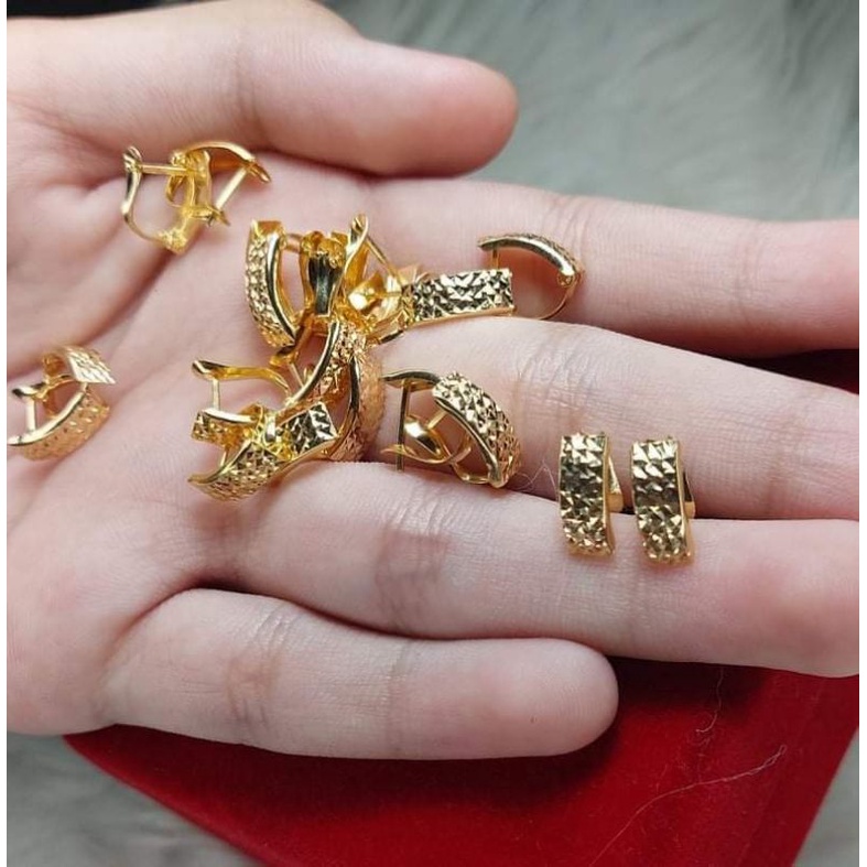 18K Saudi Gold DIA CUT CLIP EARRING ️ PAWNABLE & COD | Shopee Philippines