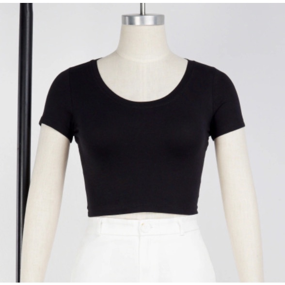 Sayme women's crop top with round neck, body-hugging shape, soft and ...