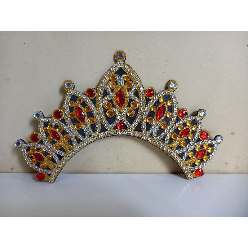 Crown embroidery has been installed with a rope and a instant ...