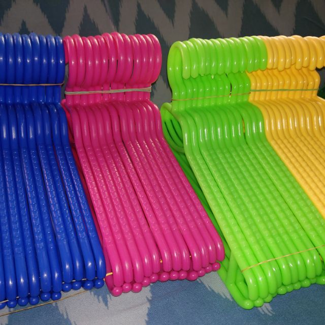 1 Dozen Regular Plastic Hangers | Shopee Philippines