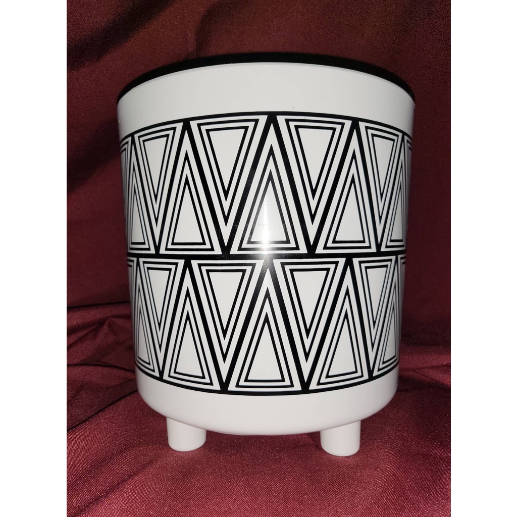 LARGE triangle design white pots for plants 9x9.5 inches / paso / round ...