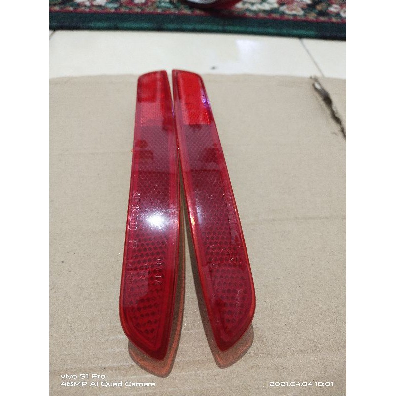 Original TOYOTA INNOVA REBORN REAR BUMPER LIGHT REFLECTOR | Shopee ...