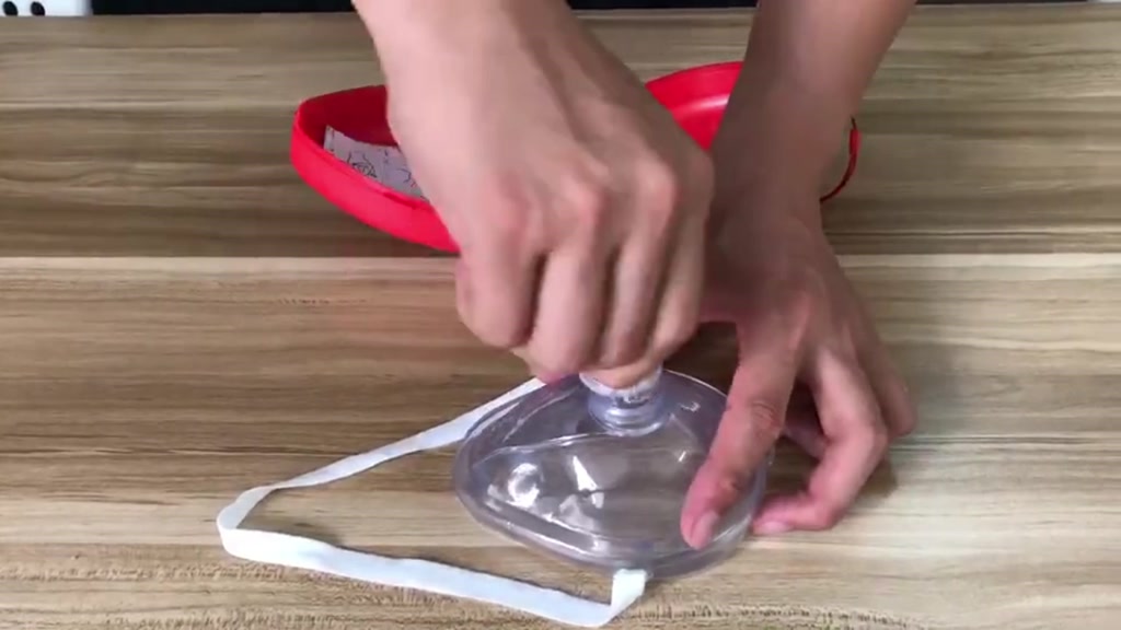 One-way Valve Resuscitator CPR Breathing Mask For First Aid Reusable Resuscitation Face Shield ...