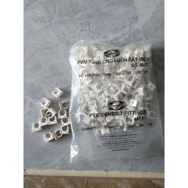 Clamp to support electrical pipes, 16 pvc Tien phong plastic pipes ...