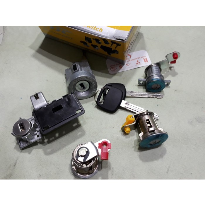 Door Lock + Kijang Capsule Lock 1997-2003 (Zk C 010 Code) | Shopee ...