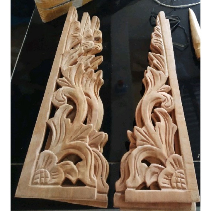 Jepara Corner Model Wooden Carved Ornament with Taper Motif, size 40 x ...
