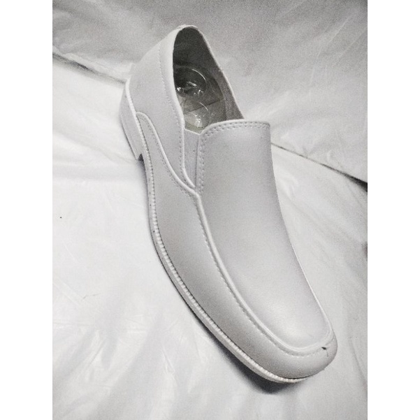 Shuta (White) Splasher Shoes for Mens (quite heavy) (plss read the size ...
