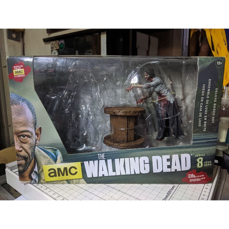 The Walking Dead 2 Pack Deluxe Box Impaled Walker | Shopee Philippines