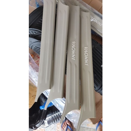 Toyota INNOVA door stepsill 4pcs set (2005 - 2015) beige / black ...