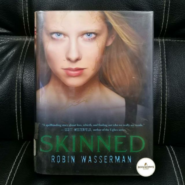 Robin Wasserman - Skinned | Shopee Philippines