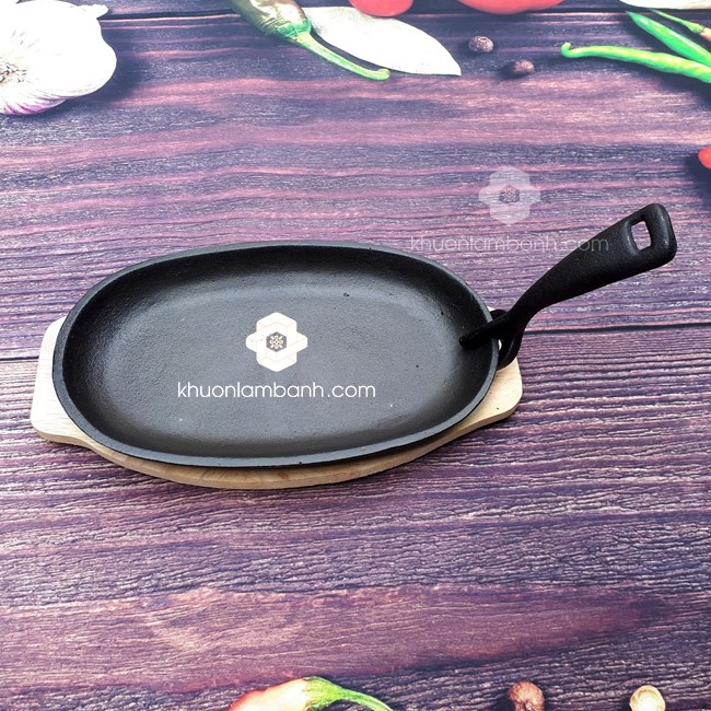 CNY Oval beef grill pan 245 x 150 mm (with wooden base and handle ...