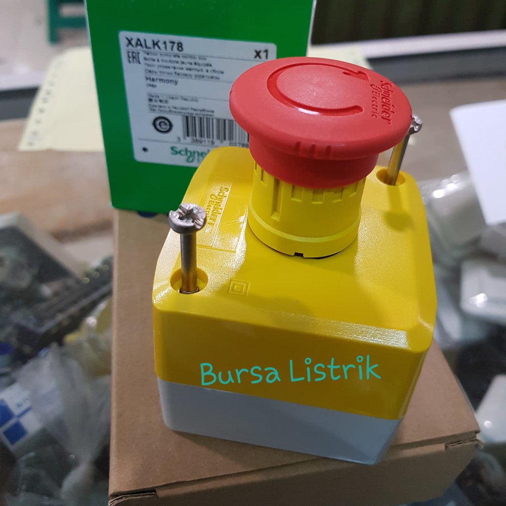 Emergency Stop + Complete Box from the Schneider XALK178 brand ...