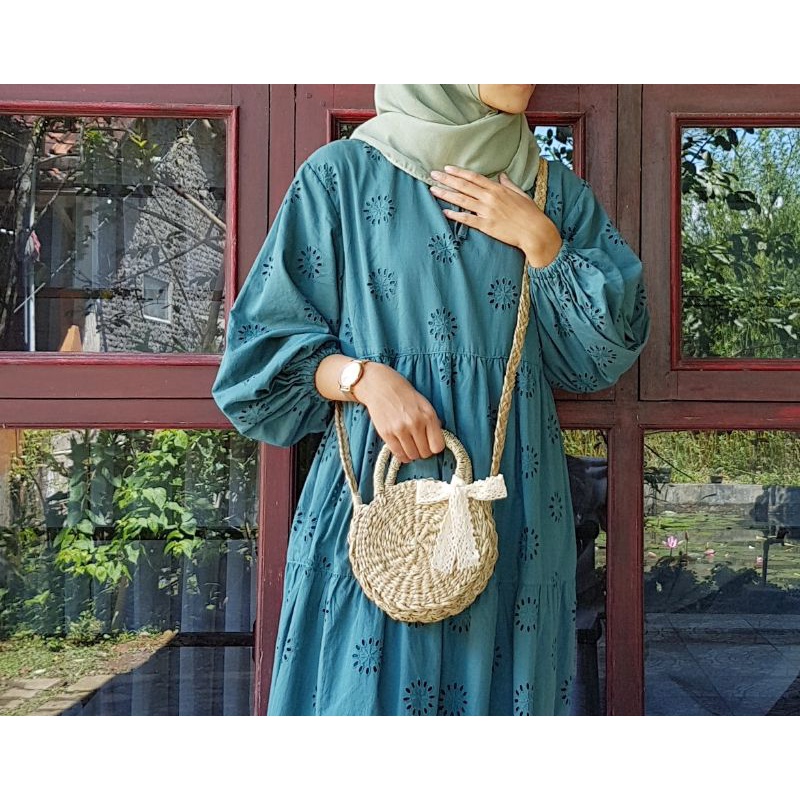 (2 Sizes) Woven Handicraft Bag Mendong Pandan Round Ribbon Bohemian ...