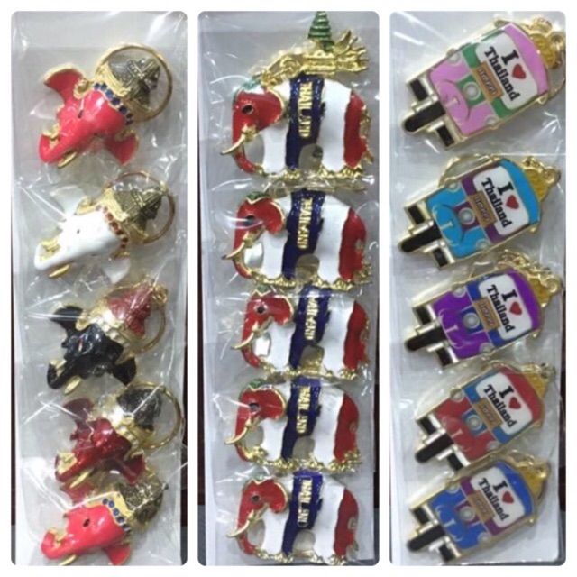 A Keychain Of Various Images As Souvenir Souvenirs Auspicious Events ...