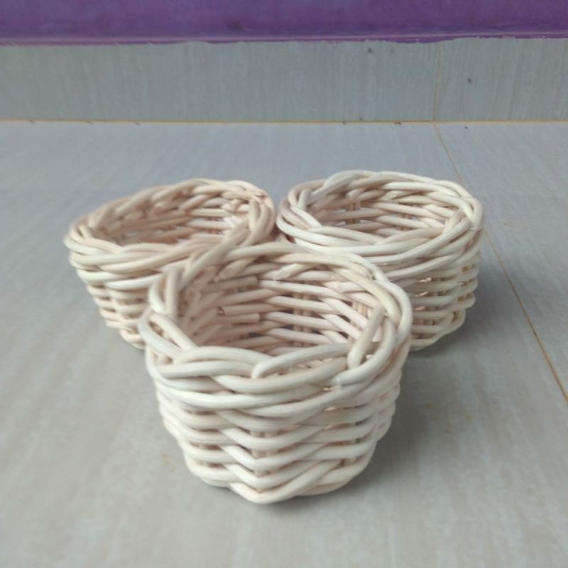 Mini small round rattan basket souvenir decoration parcel 7x7x5 cm ...